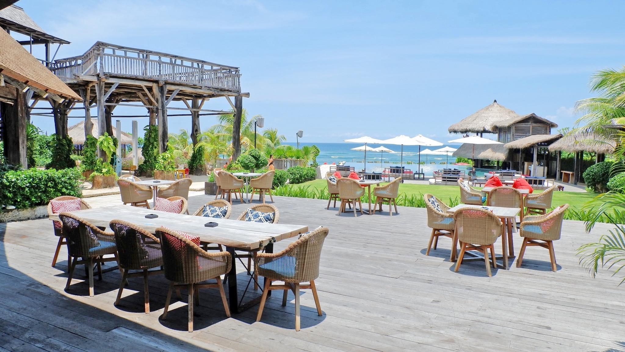 Roosterfish Beach Club