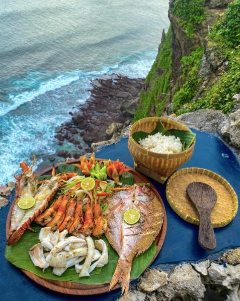 The Bali Bible | Malini Uluwatu - Seafood & Sunset